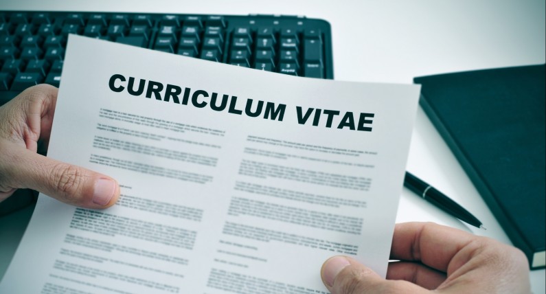 Praktiske tips om hvordan du skriver en norsk CV - yttersiden.no